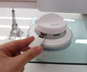 USB Hub And Desk Organizer