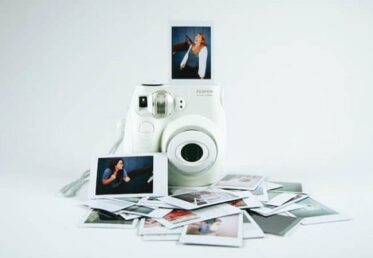 Improve your smartphones camera and print pictures anywhere