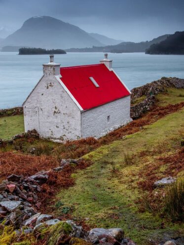 23 Beautiful Secluded Houses That Actually Exist