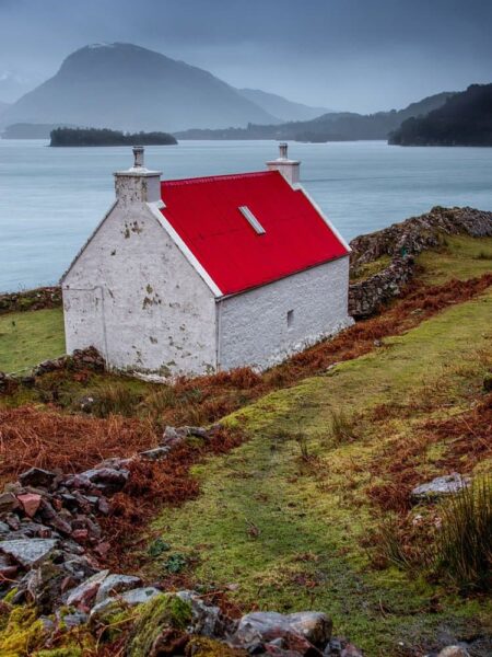 23 Beautiful Secluded Houses That Actually Exist
