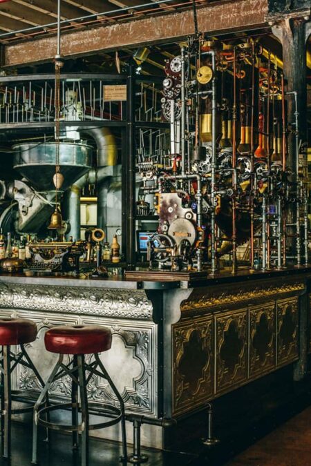 20 Amazing Bar And Restaurant Interiors That Will Give You Goose Bumps