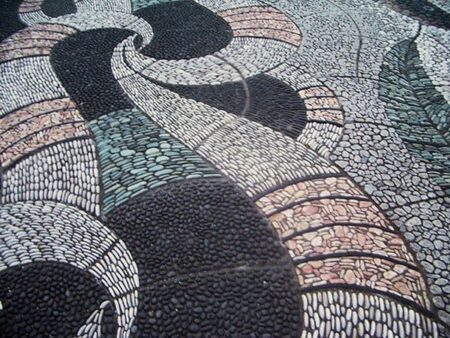 13 Beautiful Garden Pebble Paths That Will Make You Green With Envy