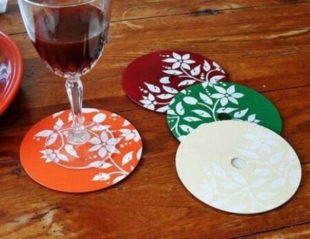 12 Awesome Crafts You Can Make With Old CDs
