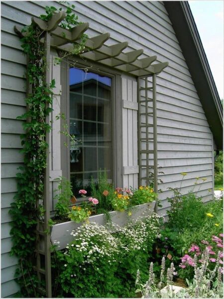 12 Beautiful Ways To Decorate The Outside Of Your Windows