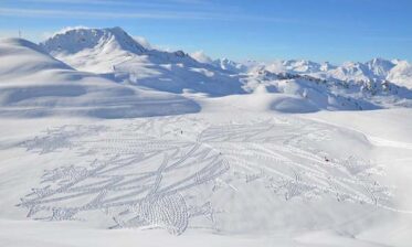 Artist Creates Phenomenal Snow Art That Look Like "Alien" Crop Circles