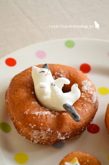 These Cat-Shaped Sweets Look Deliciously Cute