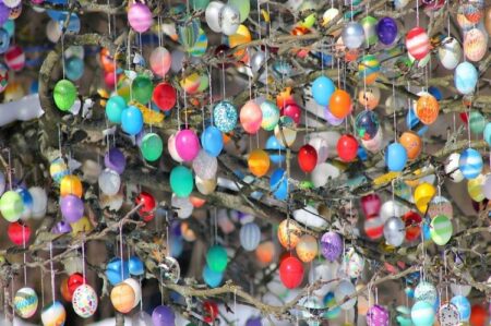 This Family In Germany Have Decorated Their Tree With 10,000 Colored ...