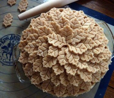 13 Artistic Pies That Are Almost Too Cool To Eat