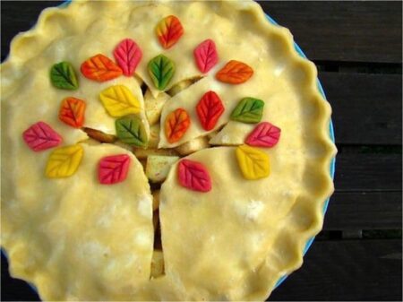13 Artistic Pies That Are Almost Too Cool To Eat