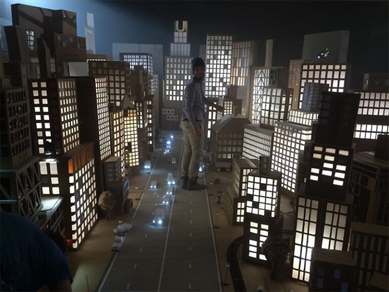 This Amazing Cardboard Box City That Spreads Over 500 Square Meters ...