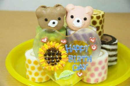 This Cafe In Tokyo Sells The Most Amazingly Colorful Roll Cakes