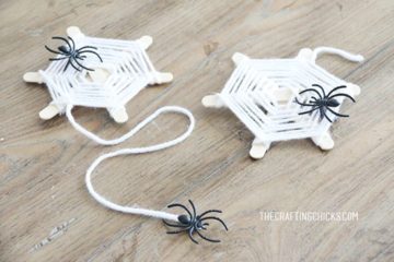 14 Horrifying Halloween Crafts For Kids