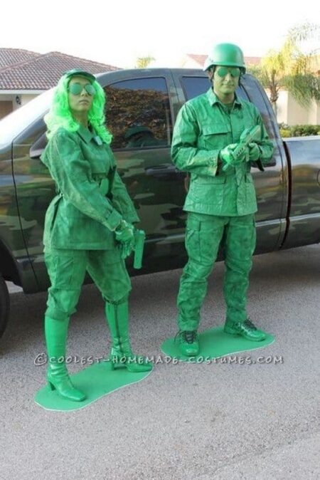 15 Brilliant Couple Costumes You Need To Try Out