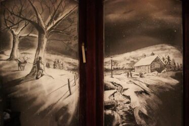 This Incredible Snow Spray Window Art Is Perfect For Christmas