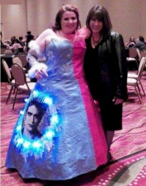 14 Prom Dresses That Are Just Horribly Wrong