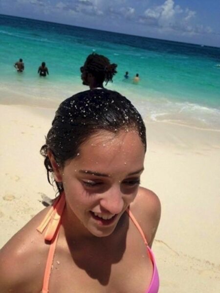 13 Clever Pictures That Have Something Very Wrong With Them