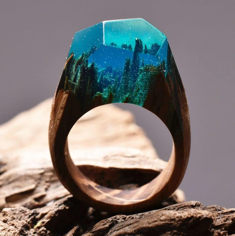 Beautiful Handmade Rings Reveal Stunning Miniature Worlds Inside
