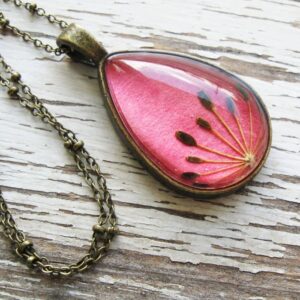 27 Gorgeous Pieces Of Pressed Flower Jewelry You Will Want To Own