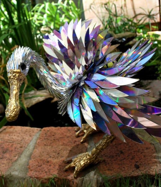 This Artist Recycles Old CDs By Transforming Them Into Incredible ...