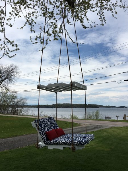 Greg Shares How He Built His Awesome Lounge Tree Swing Using Pallets