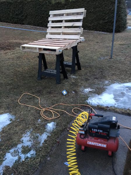 Greg Shares How He Built His Awesome Lounge Tree Swing Using Pallets