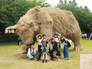 Amazing Giant Straw Animals Invade Japan's Fields After Rice Harvest