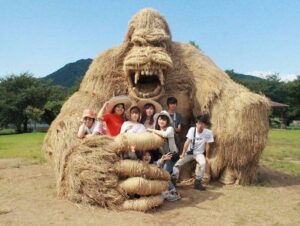 Amazing Giant Straw Animals Invade Japan's Fields After Rice Harvest