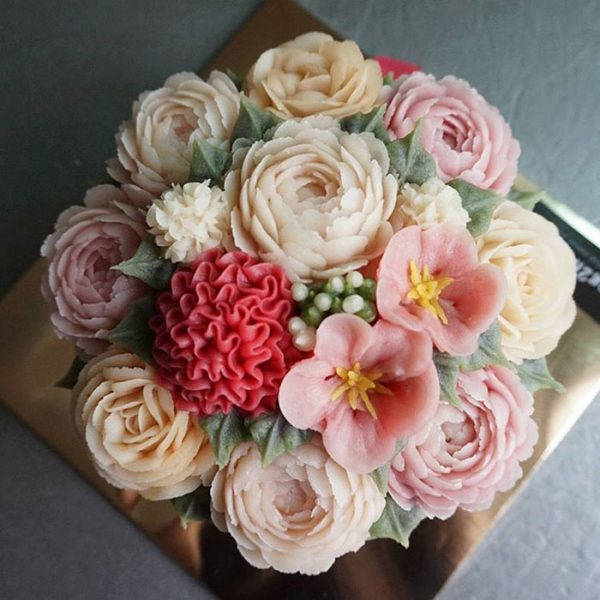 30 Blooming Flower Cakes for an Artfully Scrumptious Way to Welcome Spring