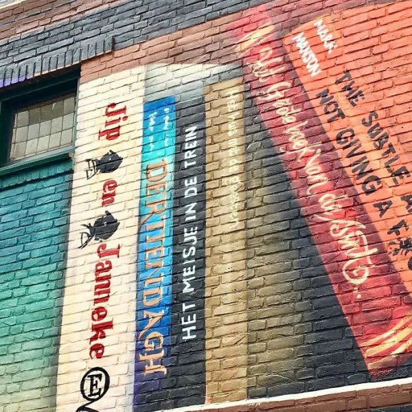 These Dutch Artists Paint Gigantic Bookcase On Side Of Apartment ...
