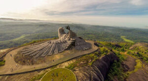 Sculptor Rajiv Anchal Spent 10 Years Creating This Magnificent 200ft ...