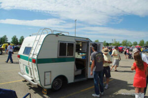 The 'Super Bugger' Is A 1970s VW Beetle Converted Into An RV Hybrid