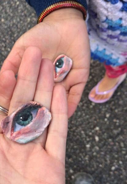 Artist Jennifer Allnutt Paints Eyes On Rocks And Leaves Them For Other ...