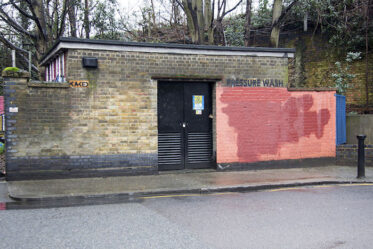 City Worker And Street Artist Go Back And Forth For 1 Year Having A ...