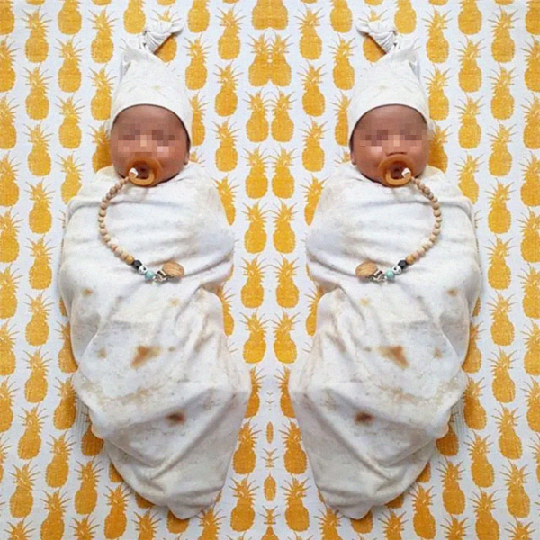 A Swaddling Blanket Exists That Lets You Wrap Up Your Baby Into A ...
