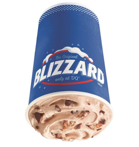 New Summertime Dairy Queen Peanut Butter Pie Blizzard Stuffed With Snickers