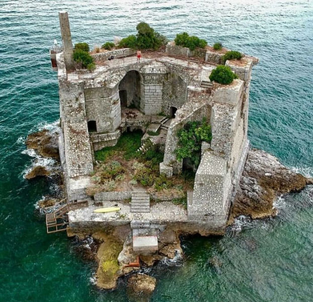 45 Instances Where Nature Won The Battle Against Civilization