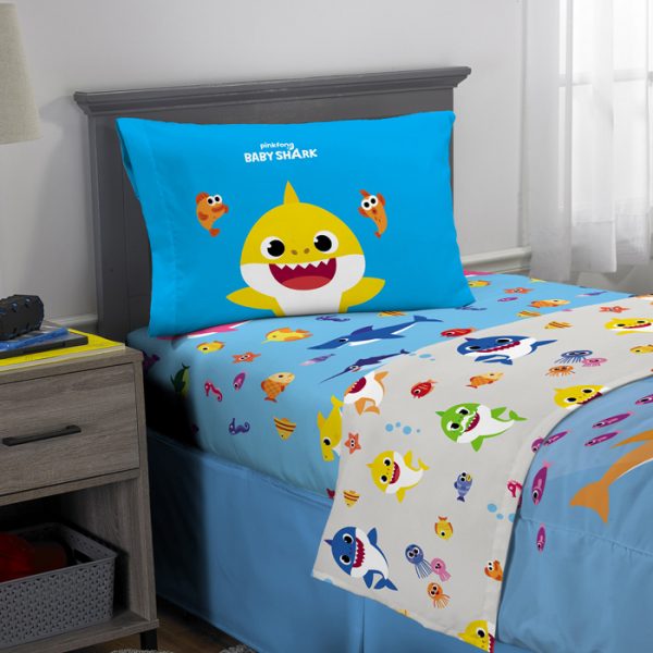 Baby Shark Lovers Will Fall In Love With The New Bedding Set And Blanket