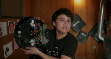Modified Roomba Curses When It Bumps Into Things And It’s Beyond Funny