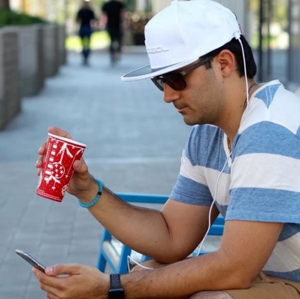 Now You Can Charge Your Phone On The Go Thanks To This Hat With Solar ...