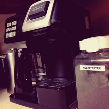 Woman Receives A Label Maker As A Wedding Gift From Her Brother And Now ...