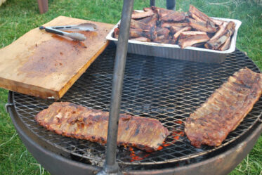 "Cowboy Cauldron" Have A Fire Pit That Can Be Used As A Table, A BBQ ...