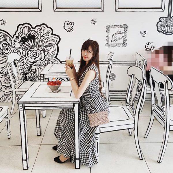 "2D Cafe" In Japan Is A Real Cafe And Looks Just Like A Cartoon