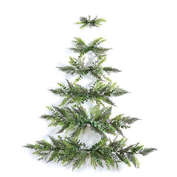 These Space-Saving Wall-Mounted Christmas Trees Are Perfect For Smaller ...