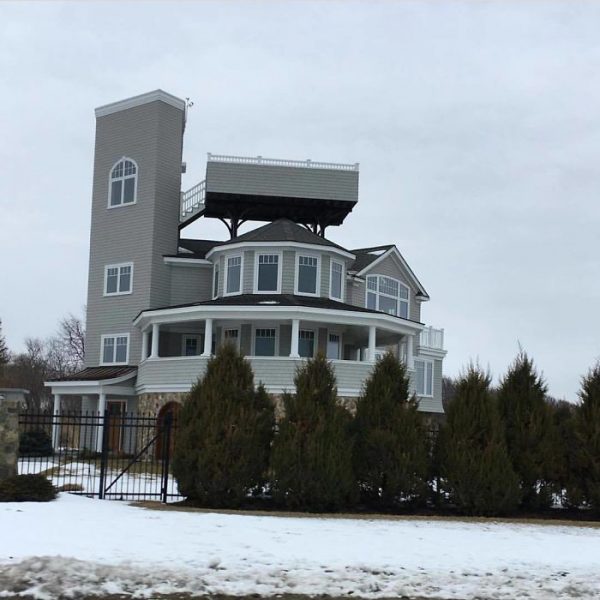 There's An Instagram Account That's Dedicated To Showing The Worst Home ...