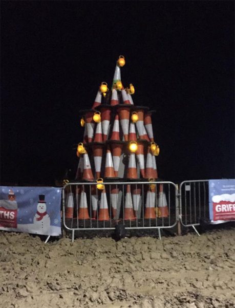 30 Employees From Different Industries Share Their Workplace Christmas ...