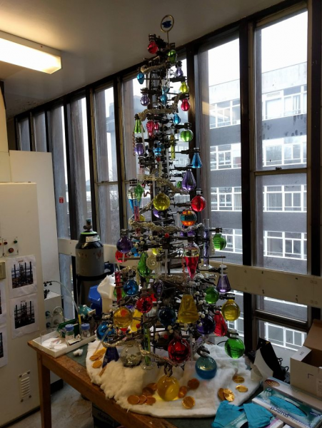 30 Employees From Different Industries Share Their Workplace Christmas ...