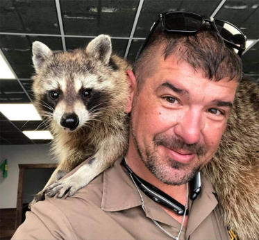 Turns Out UPS Drivers Have A Facebook Group About Dogs They Meet On ...