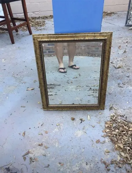 60+ Photos Of People Trying To Sell Mirrors That Are So Good They'll ...
