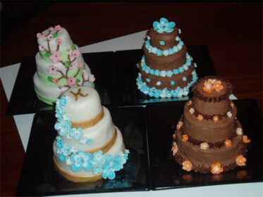 You Can Get Mini Multi-Tiered Cake Pans That Let You Create ...