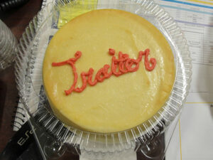 30 Funny Farewell Cakes That Employees Received On Their Final Day Of Work